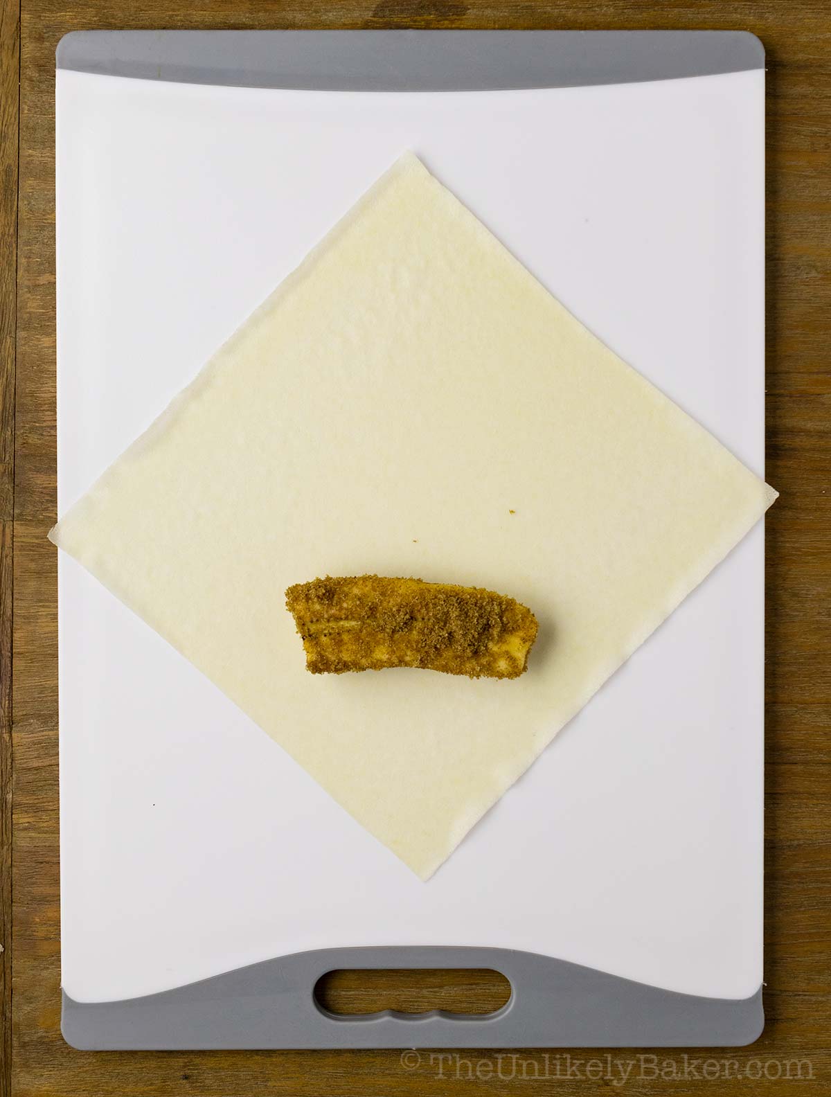 Ricetta Turon (Filipino Banana Lumpia) - The Unlikely Baker | bend
