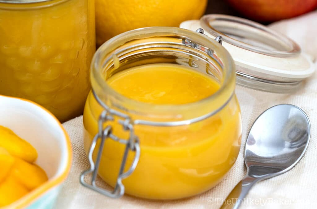 Easy Creamy Mango Curd